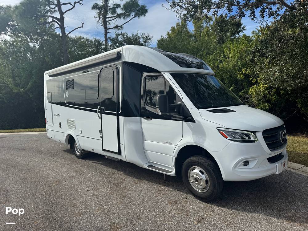 2020 Leisure Travel Unity U24MB for sale in North Port, FL